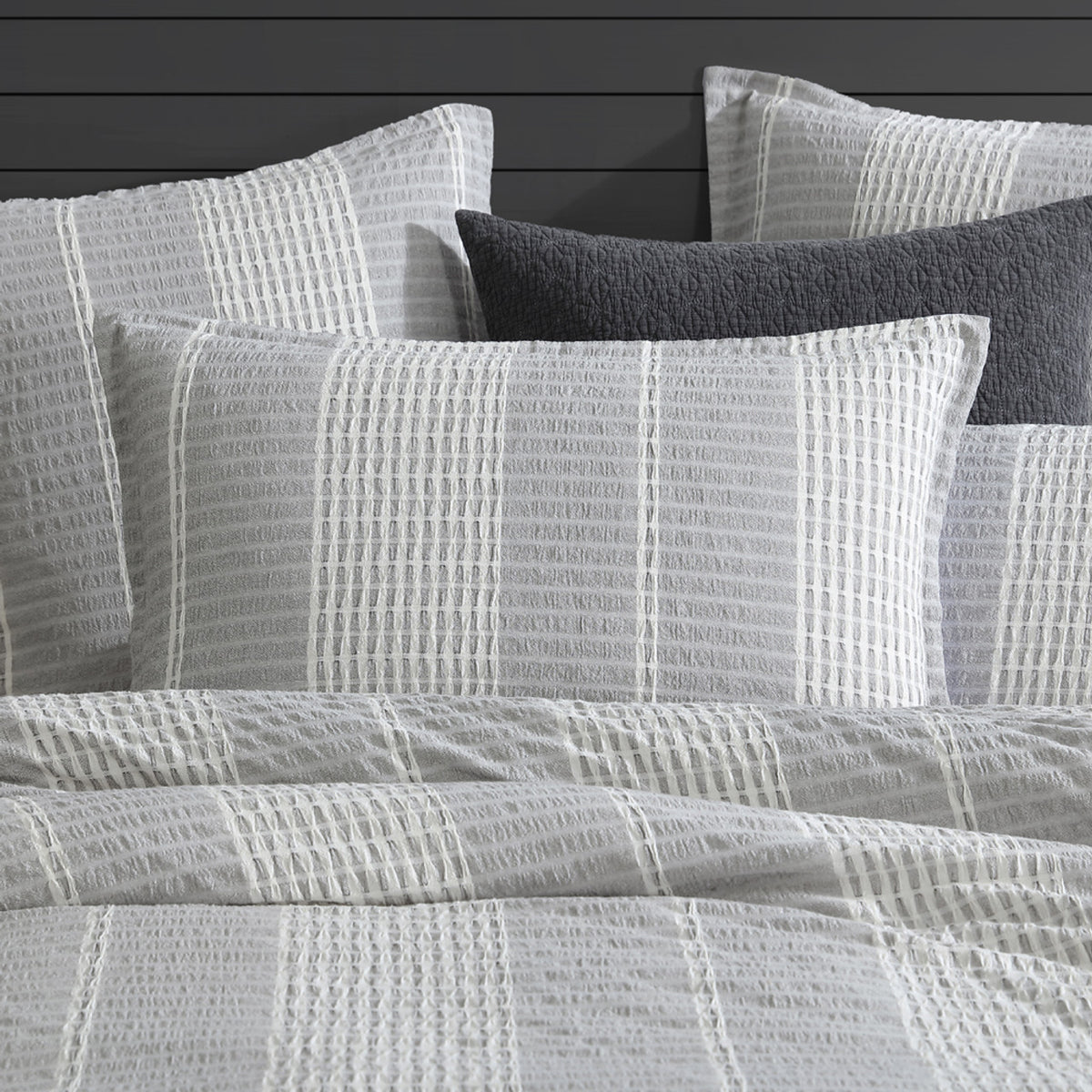 Hurley Charcoal Quilt Cover Set by Logan & Mason Platinum – LOVERS OF LINEN